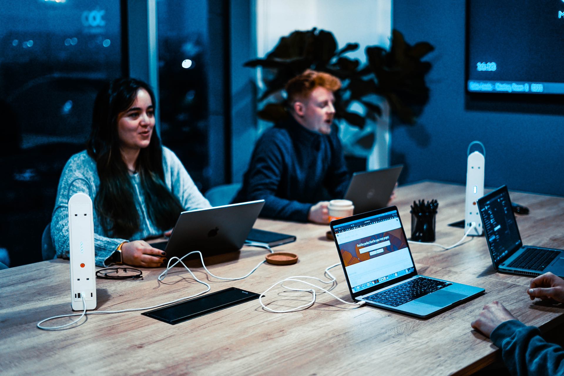 Mobile Power in the Workplace - OE Inc.